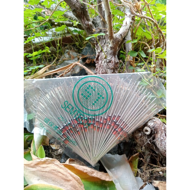 Jual dioda zener 1wat 8v2 8,2v 1n4738 orginal semtech no kw | Shopee ...