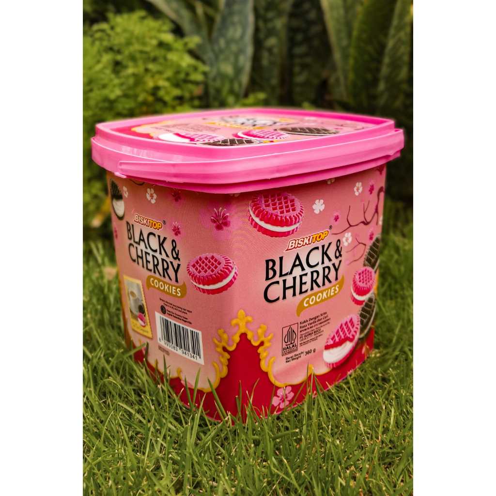 Jual BISKITOP BLACK & CHERRY COOKIES BOX PLASTIK TIMBA | Shopee Indonesia