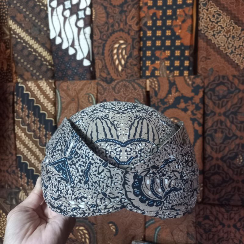 Jual Blangkon Bendo Solo Sunda Batik Lawasan Krem Garuda Kembar Mc ...