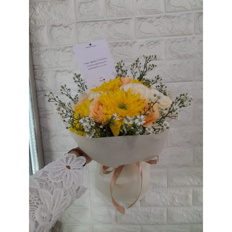 Jual (kode 23) buket bunga/bunga tangan malang/ fresh flower/ bunga ...