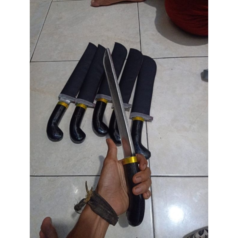 Jual GOLOK MAINAN PAKAI SARUNG /Golok-golokan/bahan kayu /Golok silat betawi palang pintu/IPSi ...