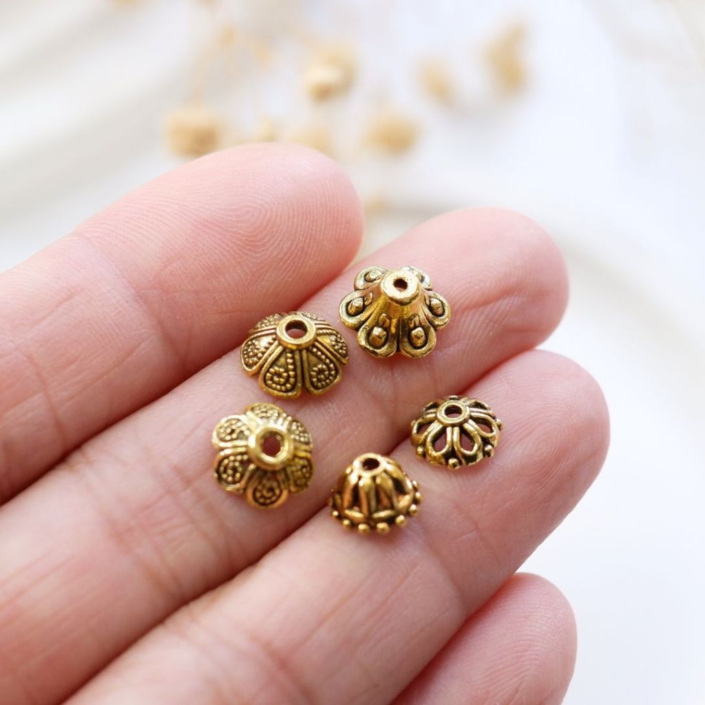 Jual Ornamen Topi Hias Gelang Warna Gold | Shopee Indonesia