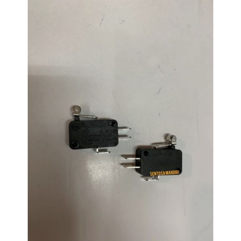 Jual Micro / Limit Switch Hitam + Plat Pendek + Roda ( 7-3 ) | Shopee ...