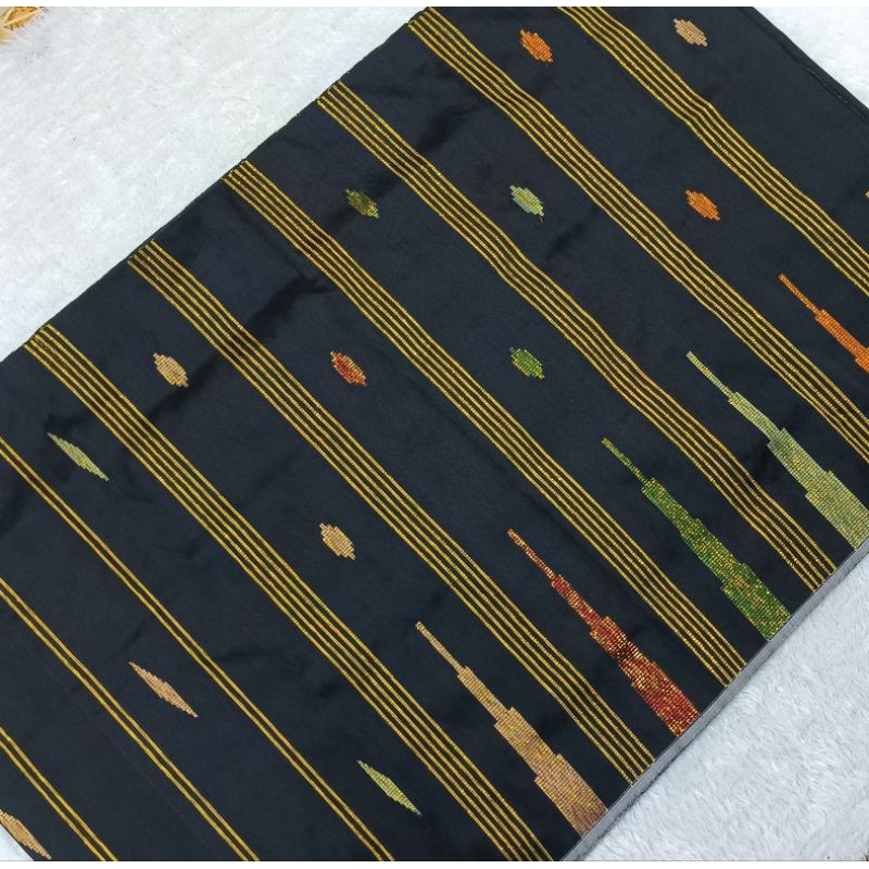 Jual kain sarung sutra tenun lipa sabbe warna hitam | Shopee Indonesia