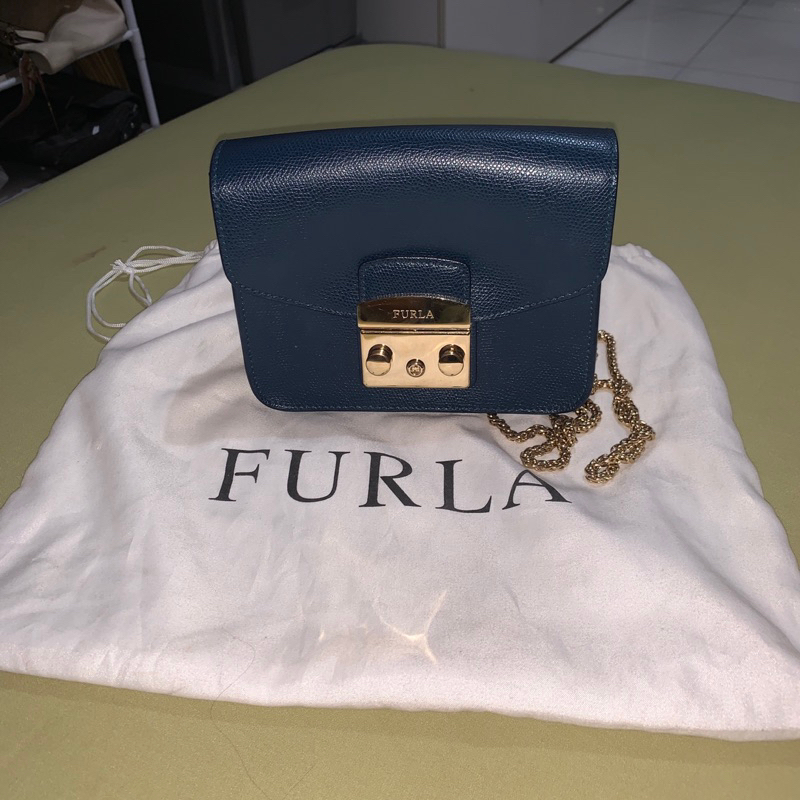 Jual FURLA SLING BAG NAVY 100% ORIGINAL (second/bekas) | Shopee Indonesia
