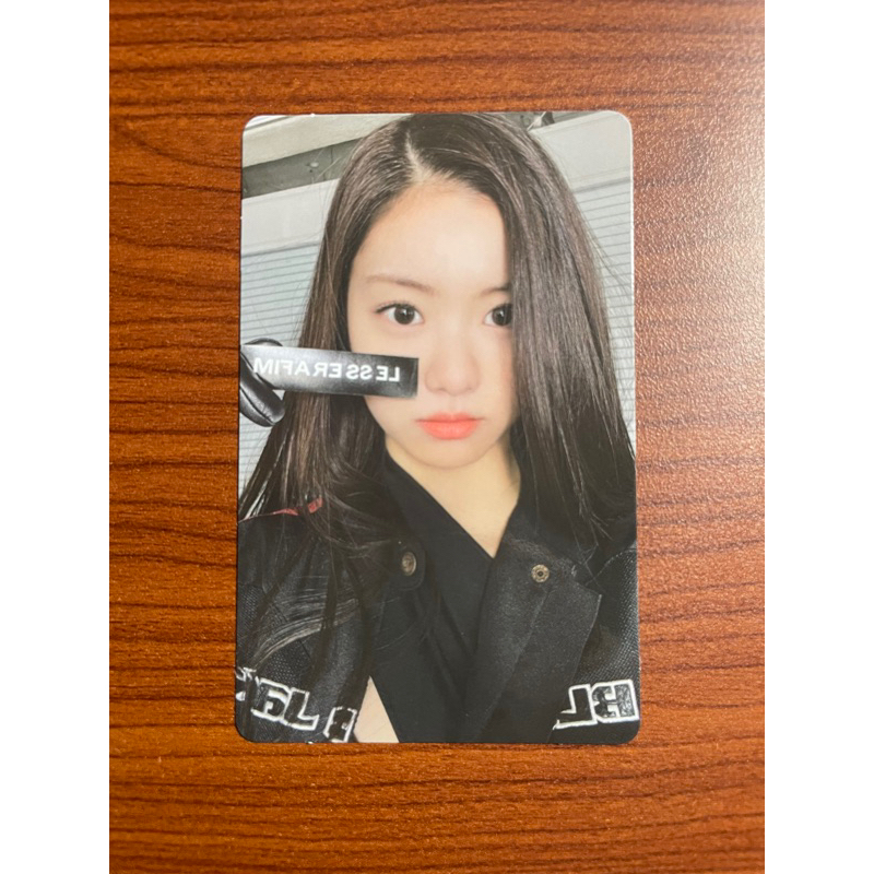 Jual OFFICIAL PHOTOCARD GARAM LE SSERAFIM | Shopee Indonesia