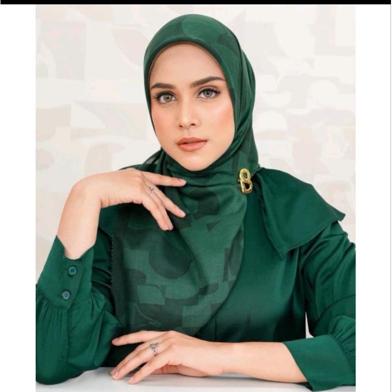 Jual cut and paste series hijab voal button scarves | Shopee Indonesia