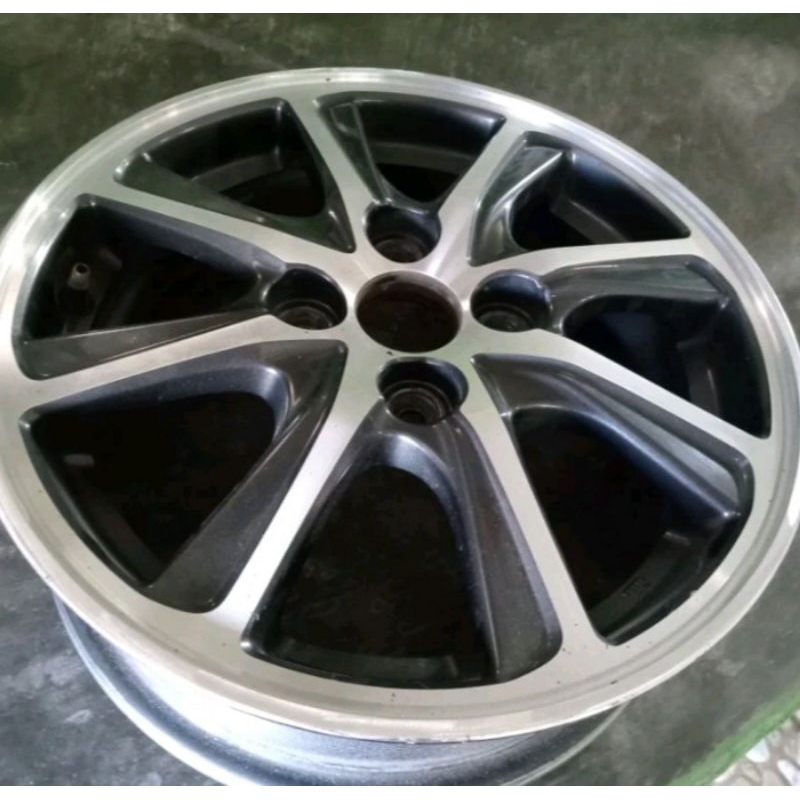 Jual velg mobil calya sigra R14 oem original | Shopee Indonesia