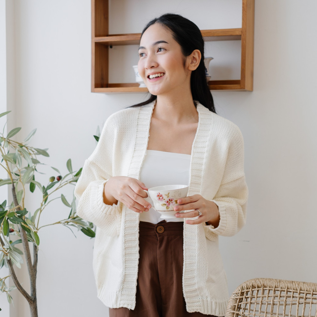 Jual Vintage House Lucia Cron Cardi (Cardigan Outer Rajut Korean Style) | Shopee Indonesia