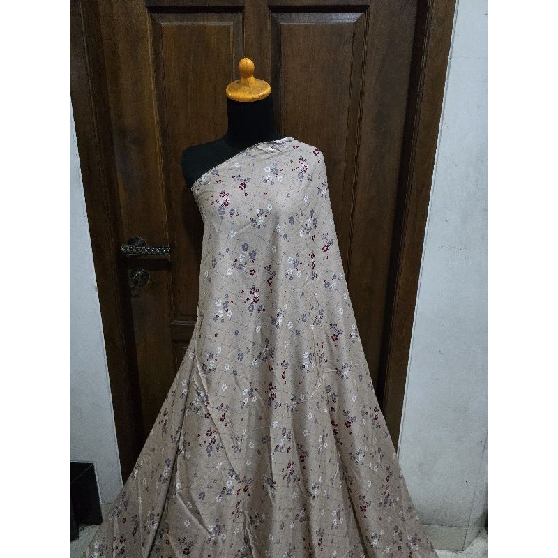 Jual Kain Rayon Viscose Motif Kotak Bunga Dasar Coksu (2,8m) | Shopee ...