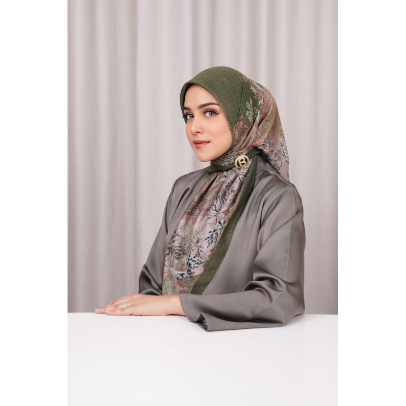 Jual Buttonscarves Holiday Series (SIAP GOJEK) | Shopee Indonesia