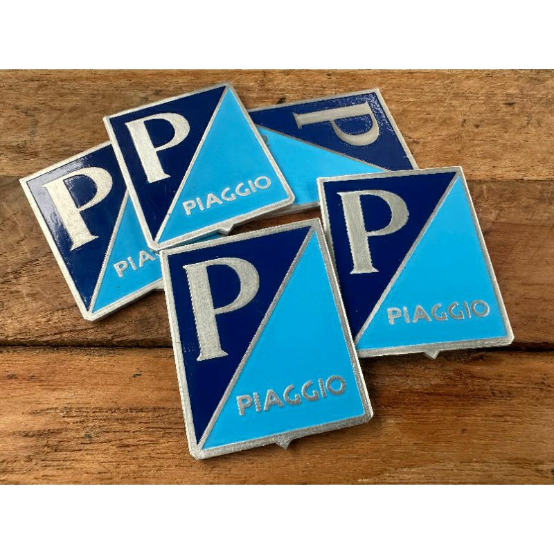Jual emblem/logo p coret dasi hidung vespa vbb alumunium | Shopee Indonesia