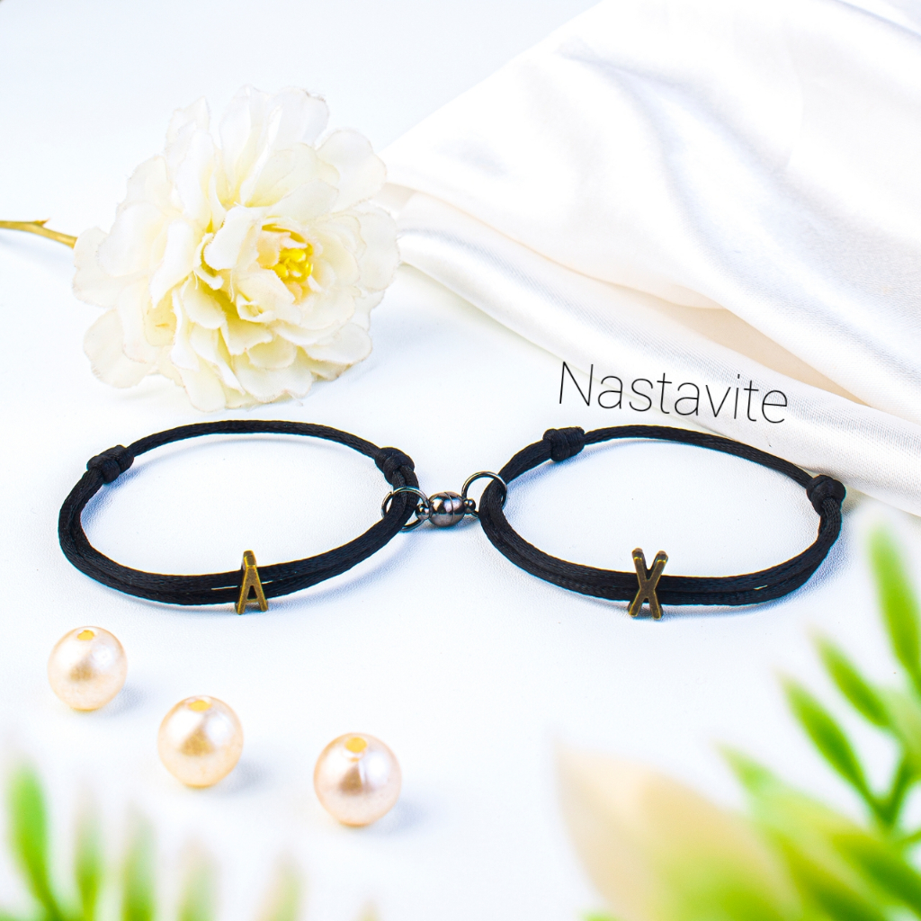 Jual Gelang Inisial Huruf Aesthetic Magnet Bisa Couple Hitam | Shopee ...
