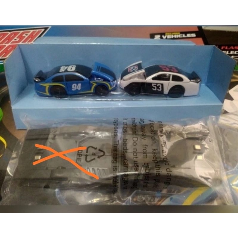 Jual Mobil crash racers figure set track Nascar replacement baru ...
