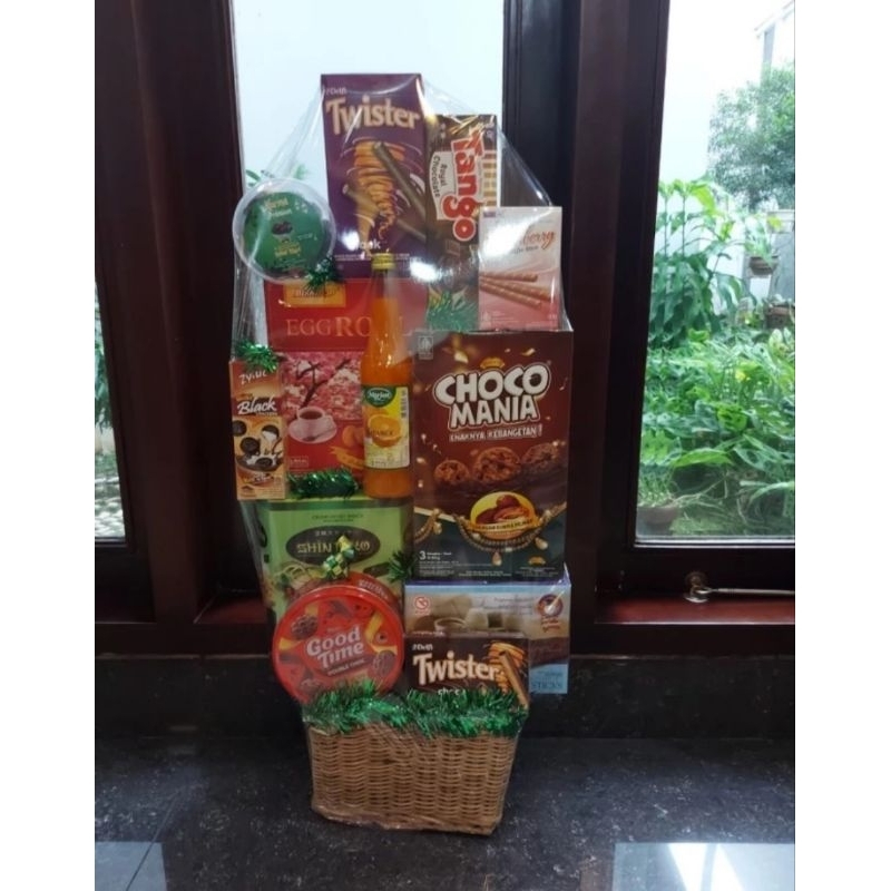 Jual PARCEL LEBARAN MAKANAN RINGAN 2024 (13) HAMPERS MURAH MERIAH ...