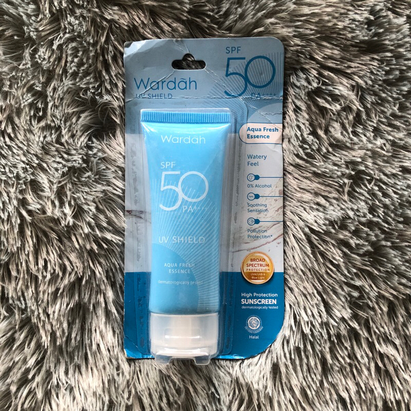 Jual Sunscreen wardah UV Shield SPF 50 PA++++ Aqua Fresh Essence ( biru ...