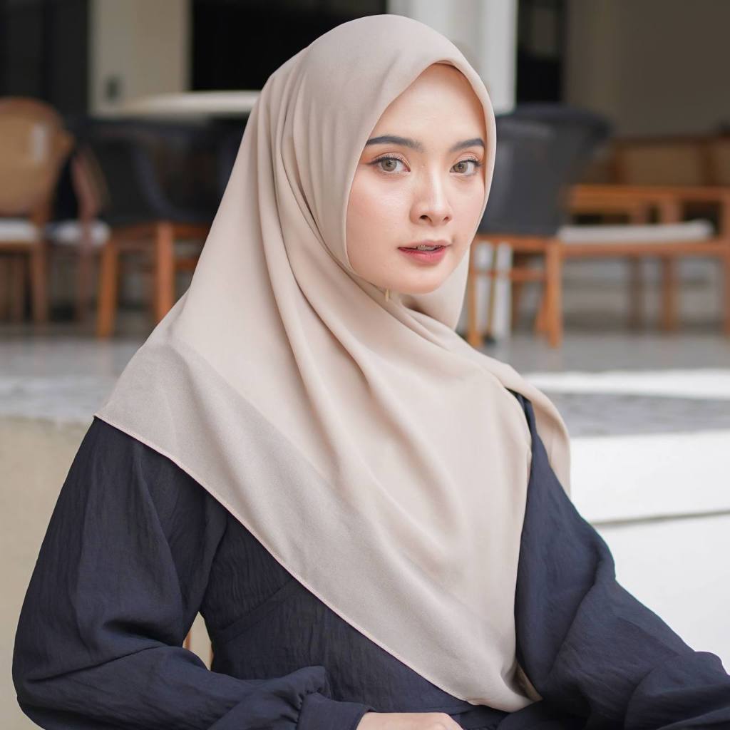 Jual Samira Zipper Square / Hijab Instan / Zipper Tanpa Pentul / Hijab Premium / Ceruty Babydoll ...