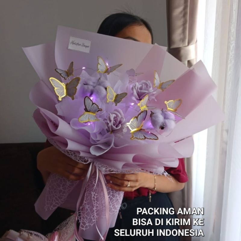 Jual buket bunga artificial buket kupu kupu led plus bunga | Shopee ... Jual buket bunga artificial buket kupu kupu led plus bunga | Shopee ...