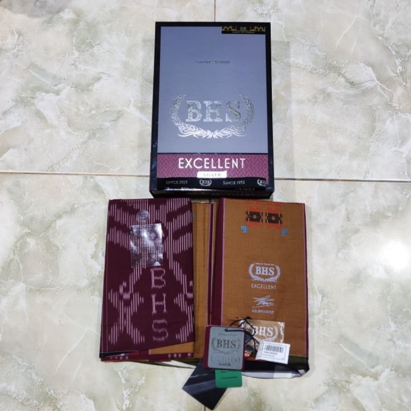Jual Sarung BHS Excellent Songket Silver Misris Tanda Tangan | Shopee ...