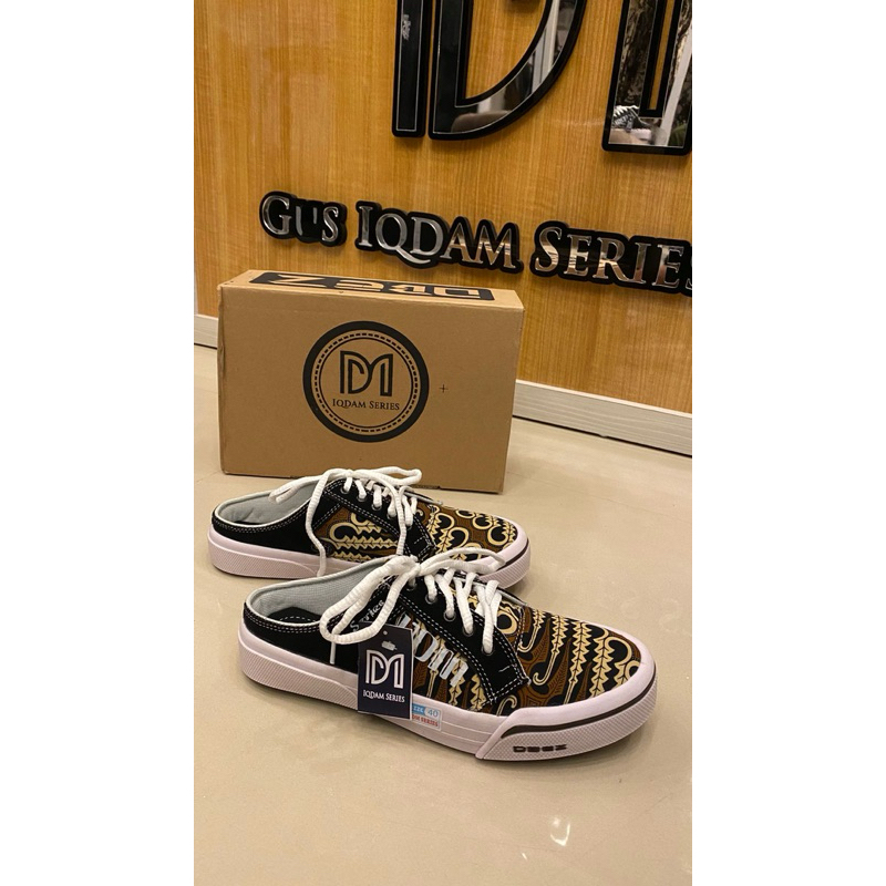 Jual SEPATU BATIK IQDAM SERIES || sepatu terbaru motif batik | Shopee ...