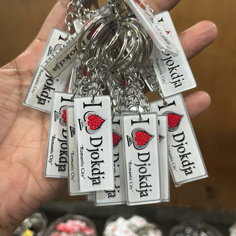 Jual Souvenir oleh oleh khas jogja gantungan kunci akrilik 1 kodi (isi 20pcs) key chain i love ...