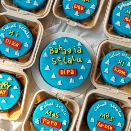 Jual KOREAN MINI LUNCHBOK CAKE / CAKE ULTAH JOGJA COSTUME CAKE BISA ...