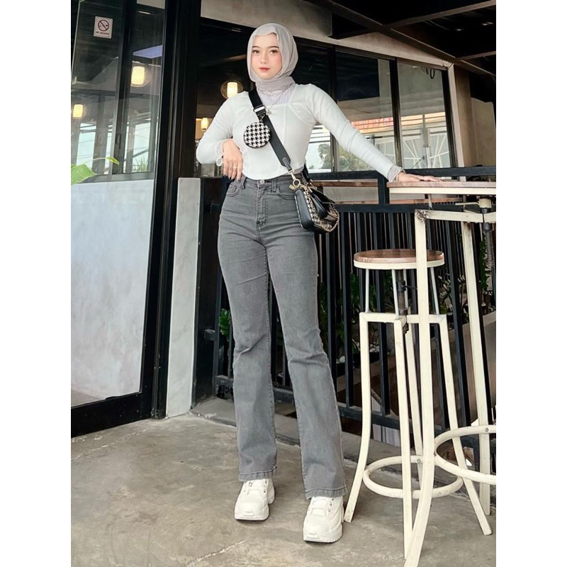 Jual Jhoin Jeans - Highwaist Cutbray Jeans Wanita - Celana Cutbray ...