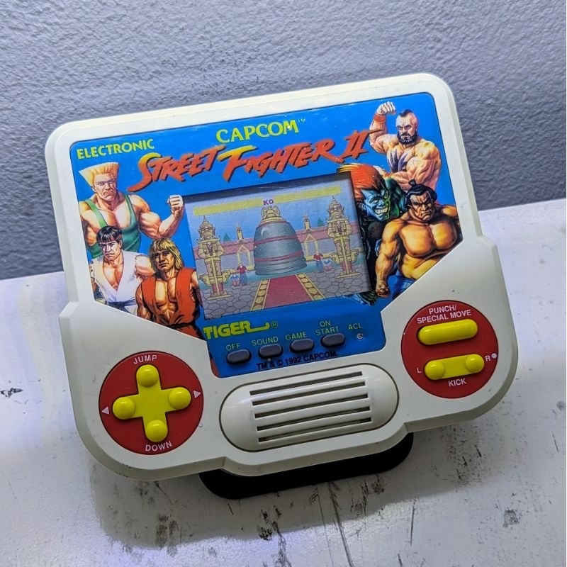 Jual Gimbot Jadul Tiger Electronic Capcom Street Fighter II | Shopee ...