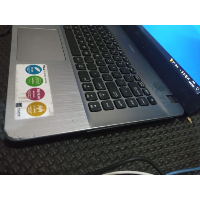 Jual Laptop Asus X441s Ram 2Gb HDD 500gb minus baterai keyboard tuut G ...
