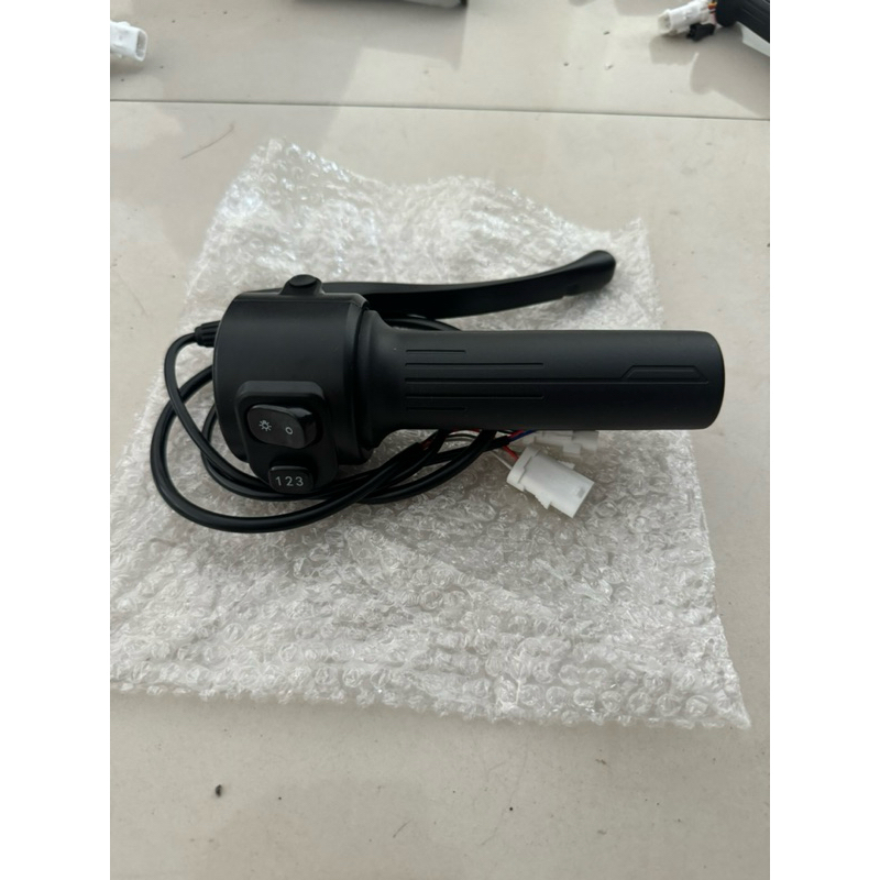 Jual Hendle Gas Sepeda Listrik Uwinfly Original Tipe D8s/r7s/m60/d8d | Shopee Indonesia