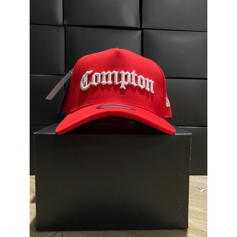 Jual Bahan Merah Logo Compton Putih Topi Premium Pria Wanita | Shopee ...