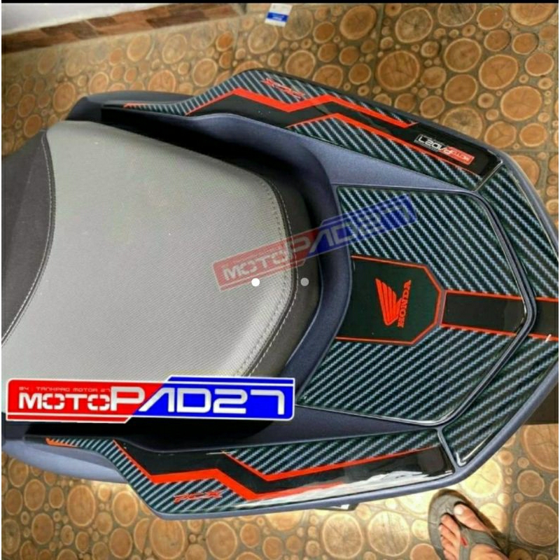 Jual Stiker Behel Buntut Ducktil New PCX 160 Resin Timbul Premium ...