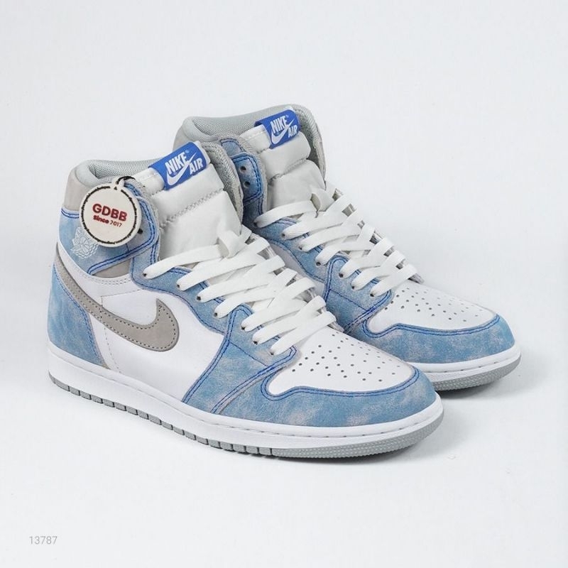 Jual Sepatu Jordan 1 Retro High OG Hyper Royal Blue White Grey ...