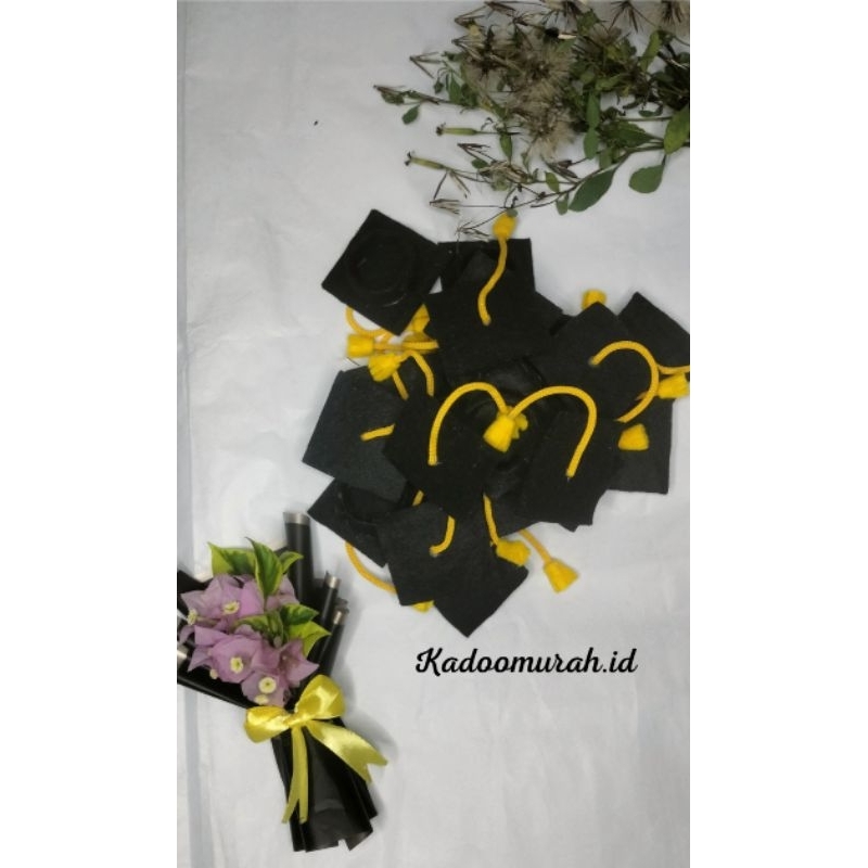 Jual READY!!!!Toga Boneka Wisuda Mini Segi Empat Ukuran 6x6cm | Shopee ...