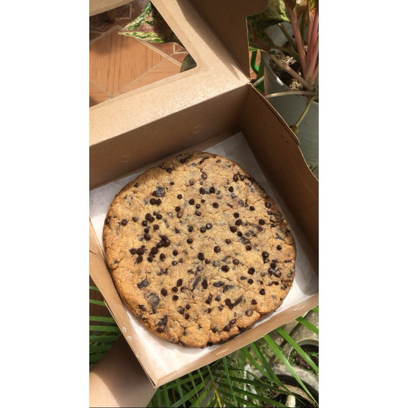 Jual Giant Soft Cookies Jumbo Chocolate Chips Cookies n Cream / Giant ...