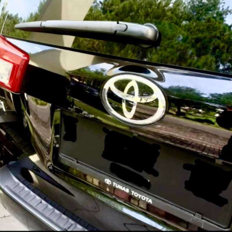 Jual Black Emblem Toyota Innova Reborn logo hitam glass look glossy ...