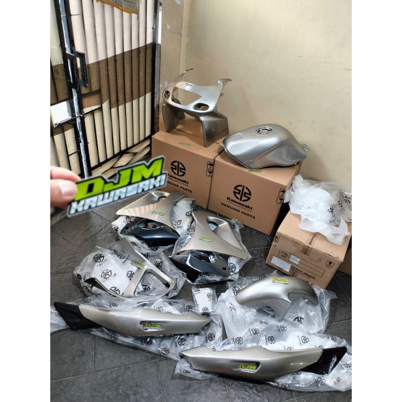 Jual PAKET FULL BODY SET NINJA 150 RR OLD ZX150 CBU SILVER ORIGINAL ...
