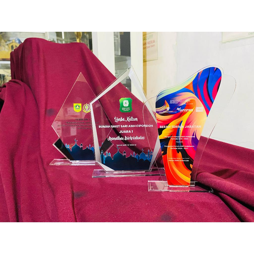 Jual PLAKAT EXPRESS | Plakat Akrilik Custom Kado Wisuda Souvenir ...