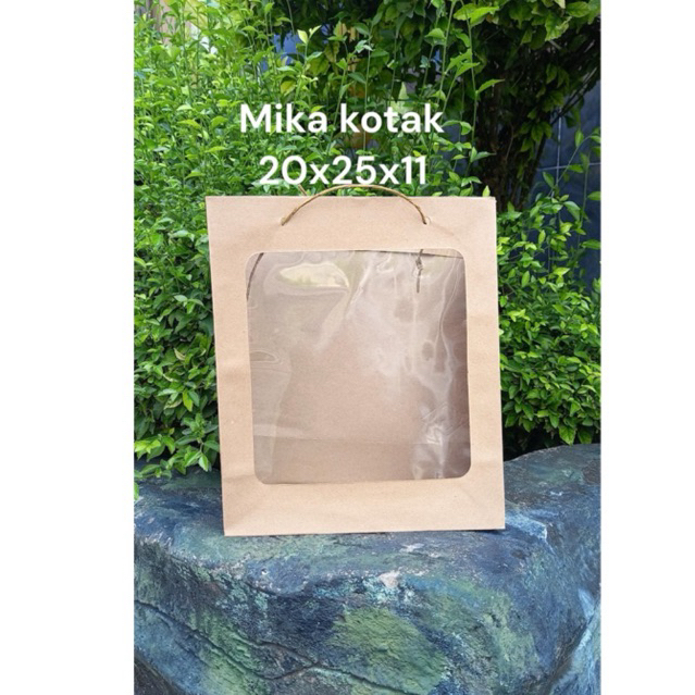 Jual Paper bag mika kotak uk 20x11x25 | Shopee Indonesia