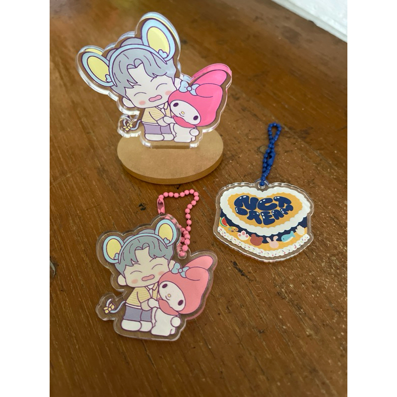 Jual TAKE ALL KEYCHAIN MARK LEE NCT MY MELODY SANRIO | Shopee Indonesia
