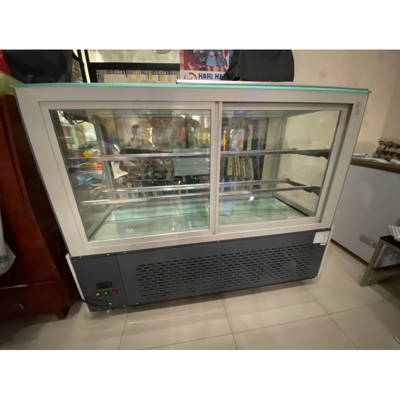 Jual Cake Showcase Chiller / Kulkas Display Kue HS-150B2 BWE Royalstar ...