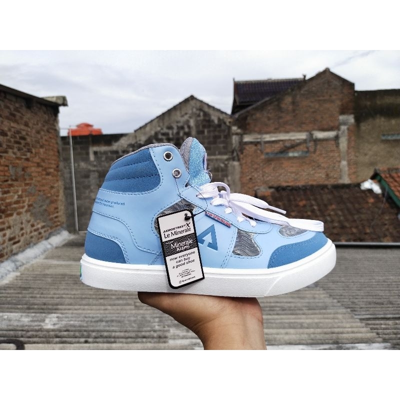 Jual AEROSTREET X LE MINERALE | Shopee Indonesia Jual AEROSTREET X LE MINERALE | Shopee Indonesia