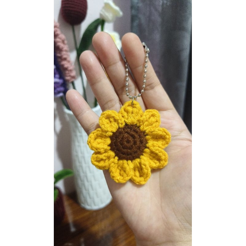 Jual Ganci bunga matahari/ganci rajut/bunga matahari rajut | Shopee ...
