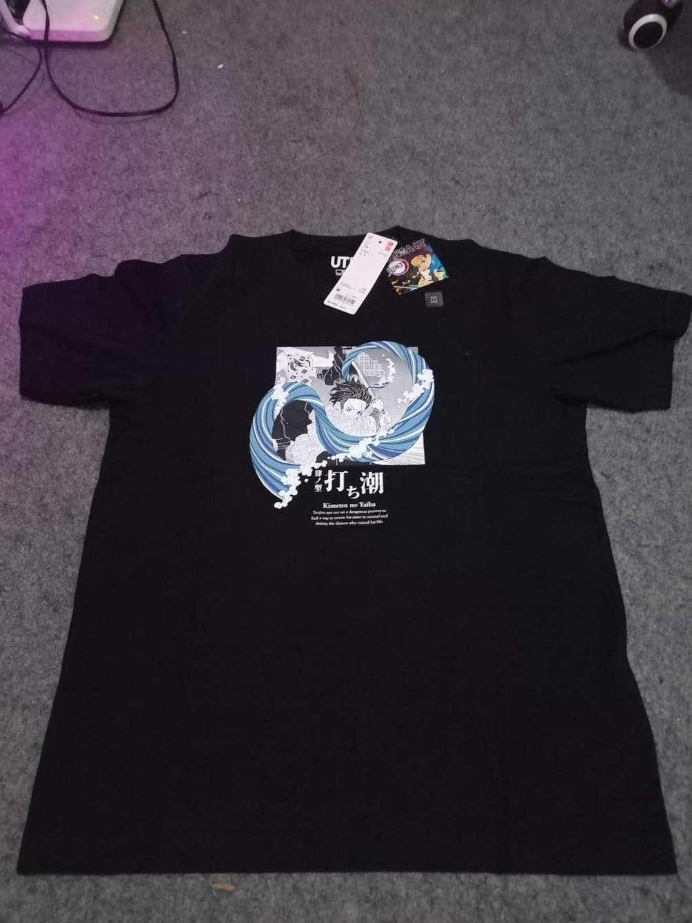 Jual MURAH UNIQLO X DEMON SLAYER (KIMETSU NO YAIBA) WARNA HITAM ...