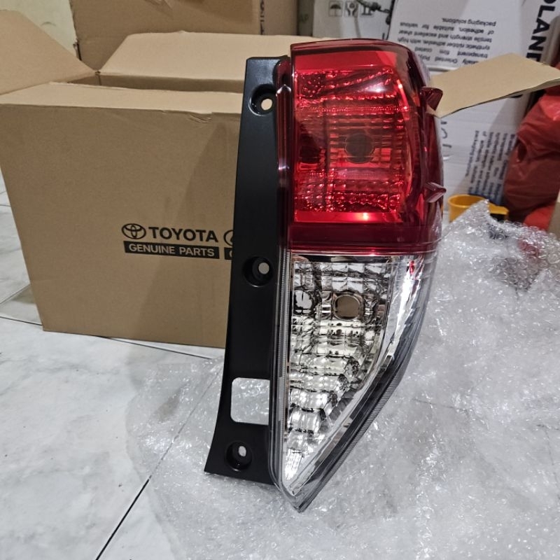 Jual stoplamp stop lamp lampu belakang innova reborn 2016 2017 2018 ...