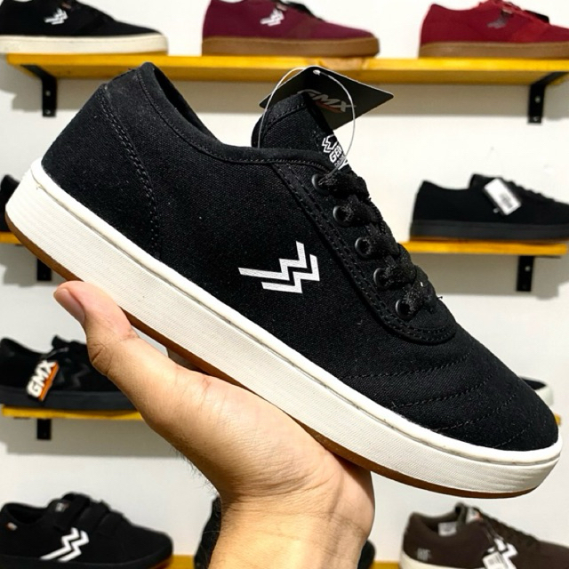 Jual Sepatu Geoff Max Original - Dublin Black White | Sepatu Pria ...