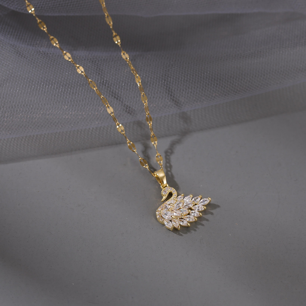 Jual Kalung Wanita Titanium Motif Liontin Angsa / Aksesoris Wanita ...