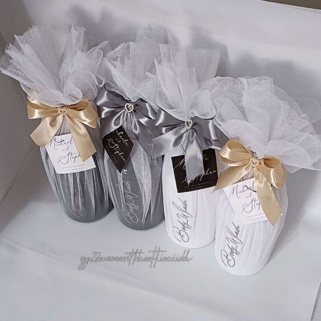 Jual Souvenir pernikahan botol glossy aesthetic hampers wedding hadiah ...