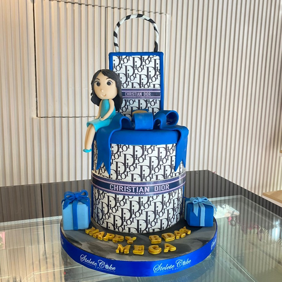 Jual Kue Ulang Tahun / Birthday Cake Tema Christian Dior / Kue Ultah ...
