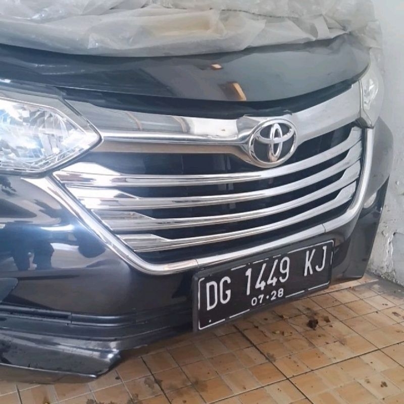 Jual (cover tempelan saja)List lis grille grill radiator toyota grand ...